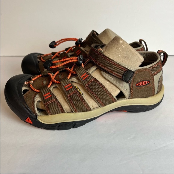 Keen | Shoes | Keen Newport H2 Outdoor Sandals Hiking Closed Toe ...
